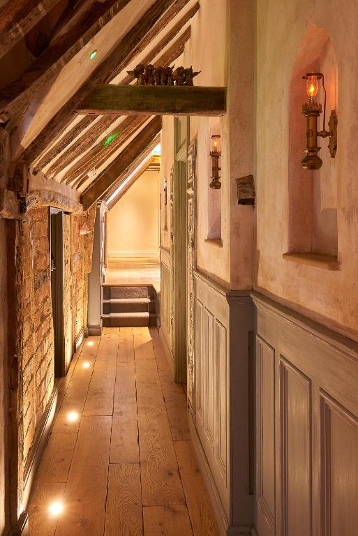 The Broad Leys Guest House (Aylesbury) - Deals, Photos & Reviews