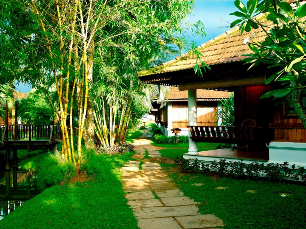 Kumarakom Lake Resort - All you need to know