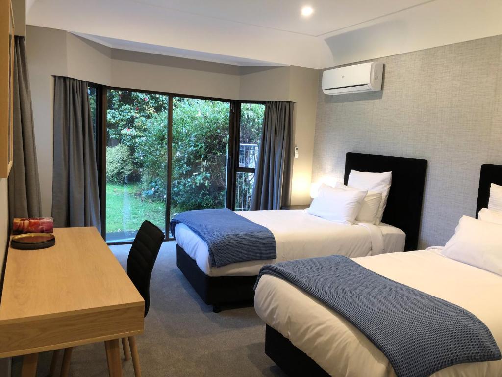 Best Price on Luxury K-Lodge with Golf course view-Rotorua in Rotorua ...