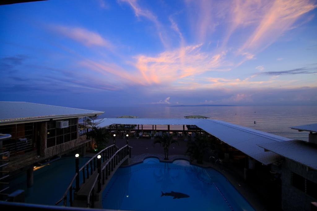 7 Best Beach Resorts In Oslob, Philippines - Updated 2024 | Trip101