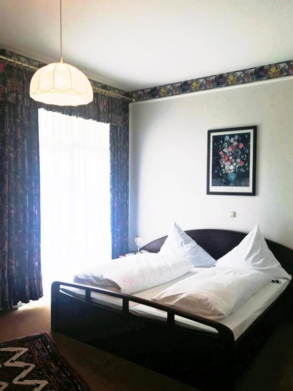 Hotel Seemöwe (Hotel Seemowe) | Simmerath 2024 UPDATED DEALS £69, HD ...