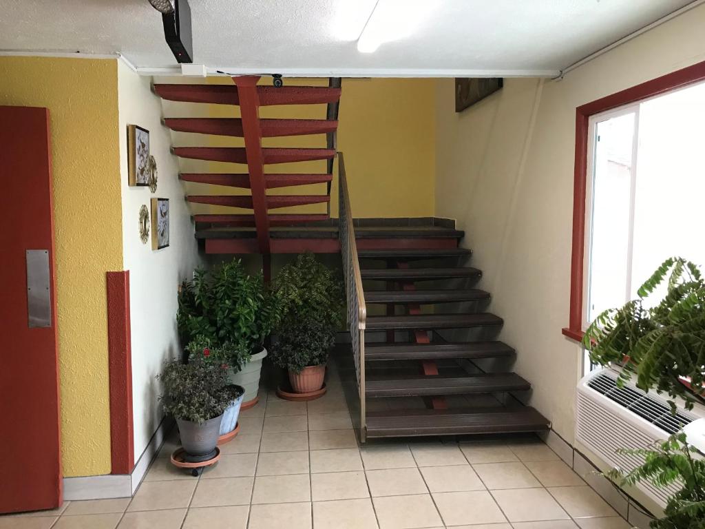 5 Best Hotels With Smoking Rooms In Springfield, Illinois - Updated ...