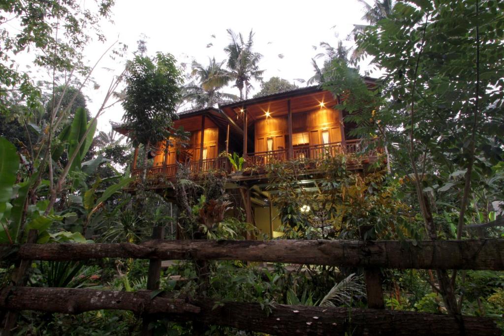 Jungle Joglo Hotel (Bali) - Deals, Photos & Reviews