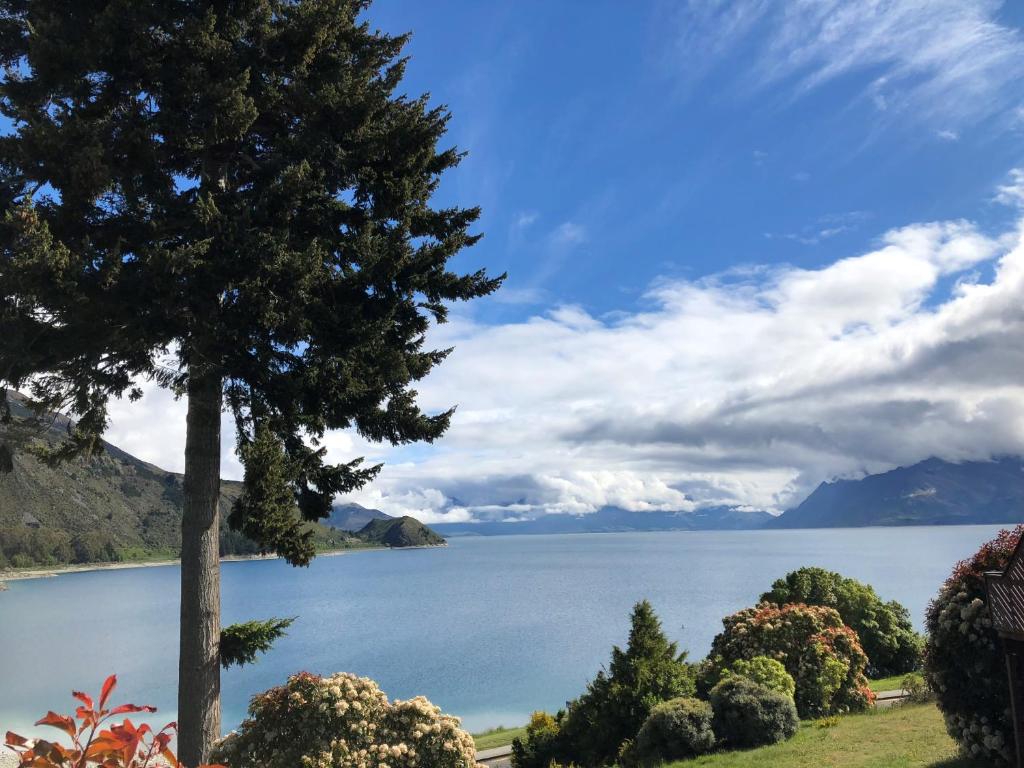 Hawea Hotel, Wanaka | 2024 Updated Prices, Deals