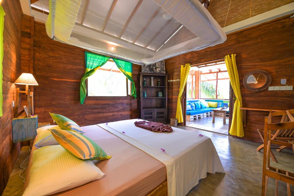 Kitesurfing Lanka, Kalpitiya | 2025 Updated Prices, Deals