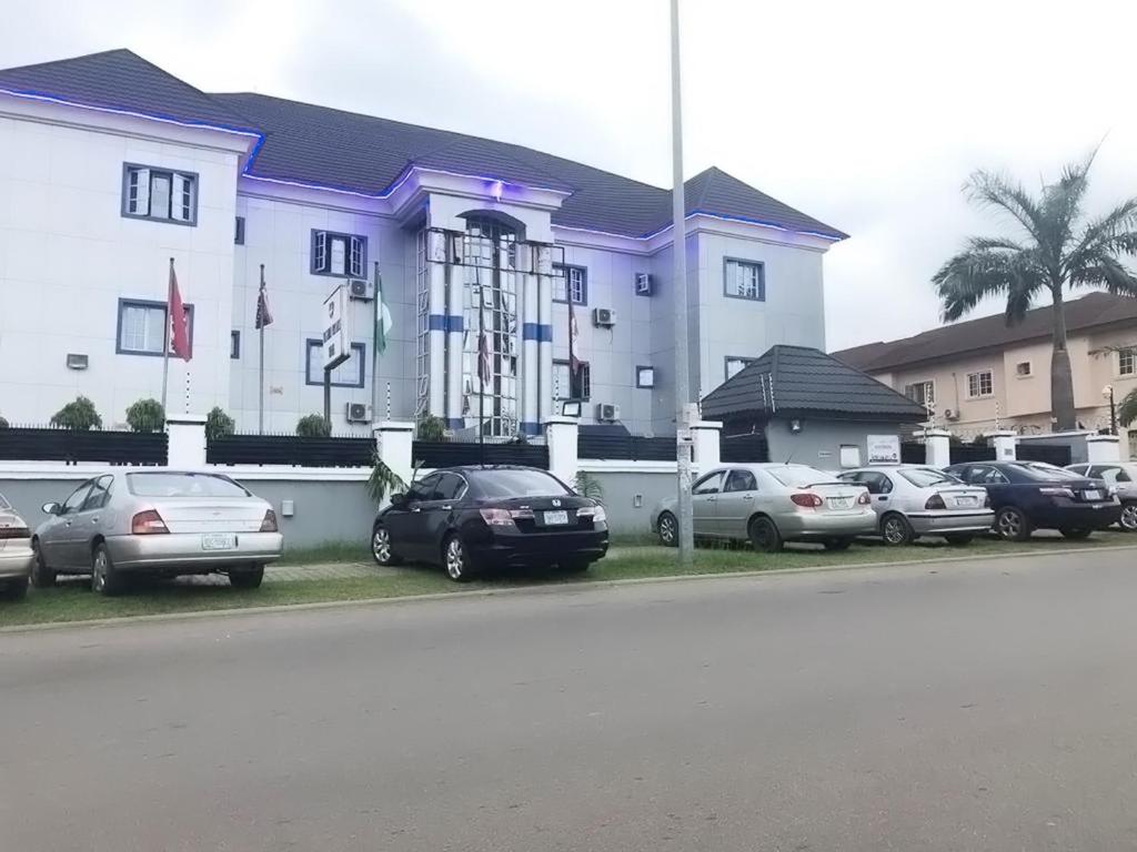 Sury luxury home Flat 3, Zilly Aggrey Drive, Abuja