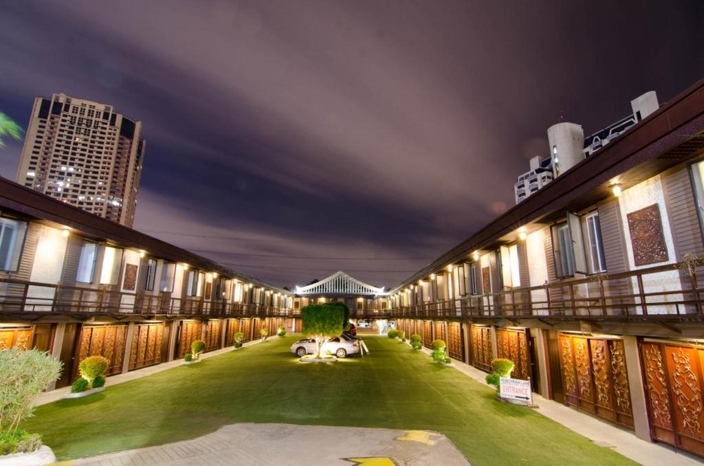 Motels in Manila, Philippines - price from $35 | Planet of Hotels