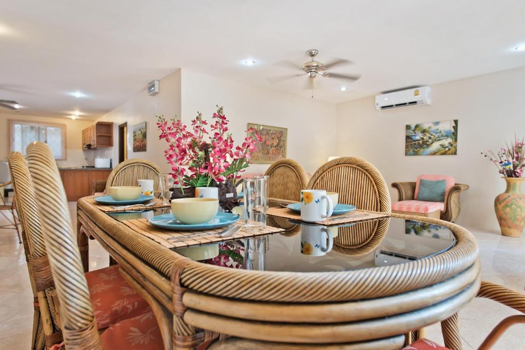 From $14 - BUTTERFLY GARDEN BOUTIQUE RESIDENCES LARGE Luxury Apts and Villas A Lifetsyle ...