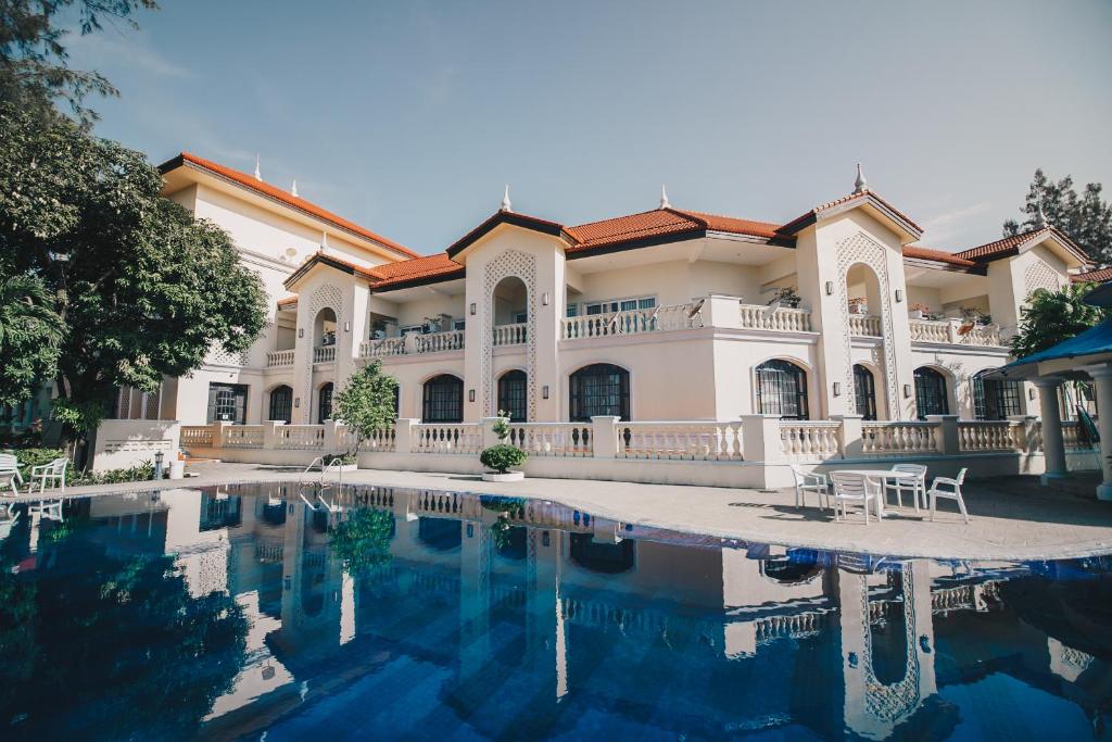 Club Morocco Resort & Country Club, Subic (Zambales) | 2025 Updated ...