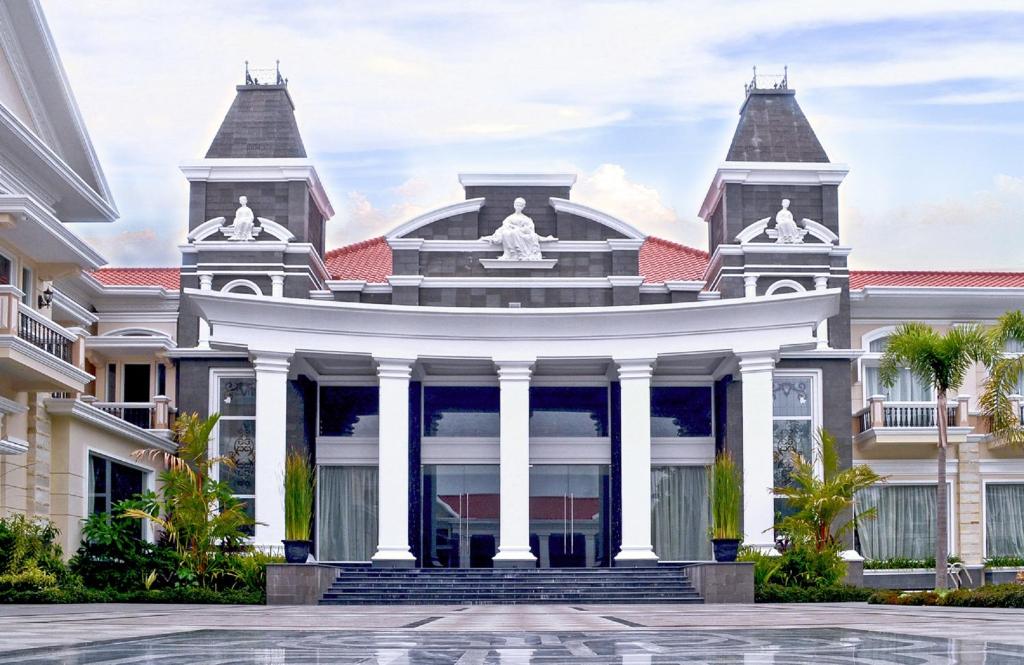 Adhiwangsa Hotel and Convention Hall in Surakarta - See 2023 Prices
