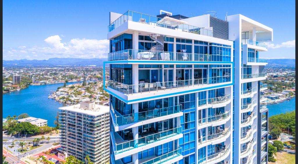 Artique Surfers Paradise Resort, Gold Coast | 2025 Updated Prices, Deals