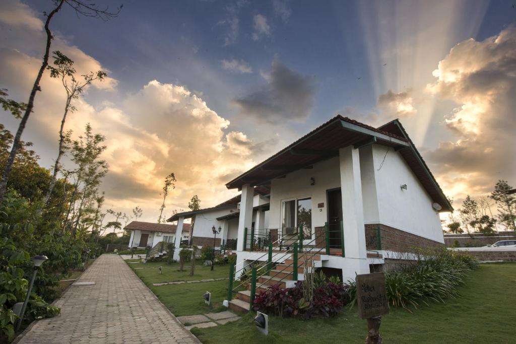 Resorts in Sakleshpur, India with Prices & Photo | Planet of Hotels