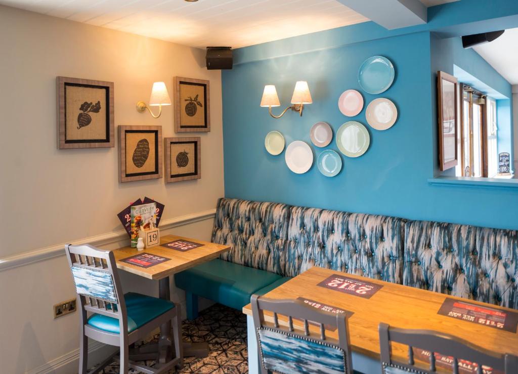 Sessile Oak, Llanelli by Marston's Inns, Llanelli | 2024 Updated Prices ...
