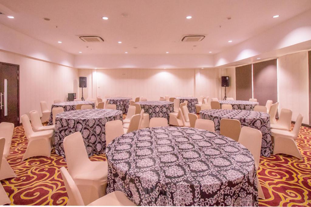 Mercure Pontianak Hotel, Pontianak | 2024 Updated Prices, Deals