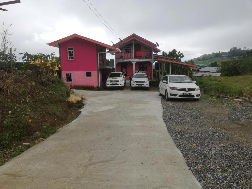 Strawberry Rest House Mesilou Kundasang Guest House (Kinabalu National ...