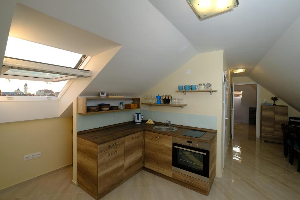 Best Price on Mária Apartman Pécs (Maria Apartman Pecs) in Pecs + Reviews!