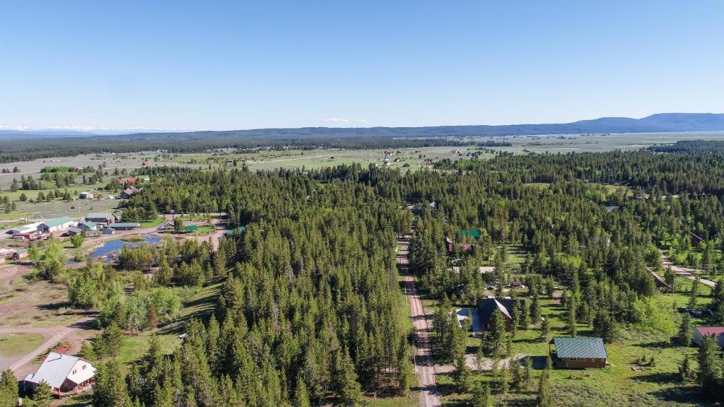 Rimfire Refuge by KABINO Hot Tub Fire Pit Sauna PS3 Grill WiFi Loft ...