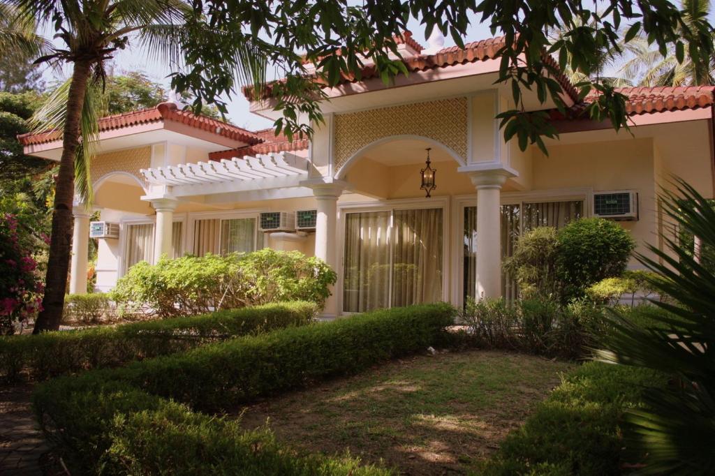 Club Morocco Beach Resort and Country Club, Subic (Zambales) | 2024 ...