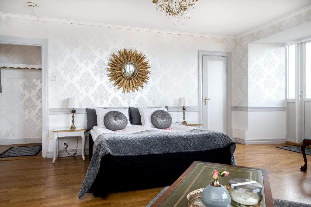 Best Price on Hotel Gyllene Uttern in Granna + Reviews!