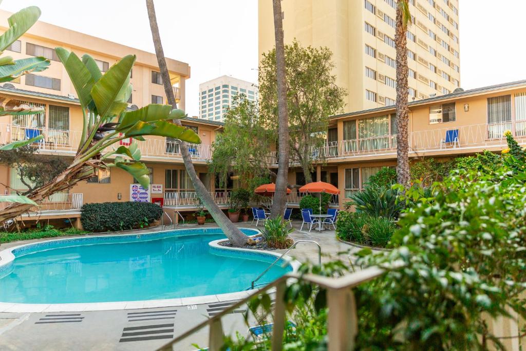 Cal Mar Hotel Suites, Los Angeles (CA) | 2024 Updated Prices, Deals