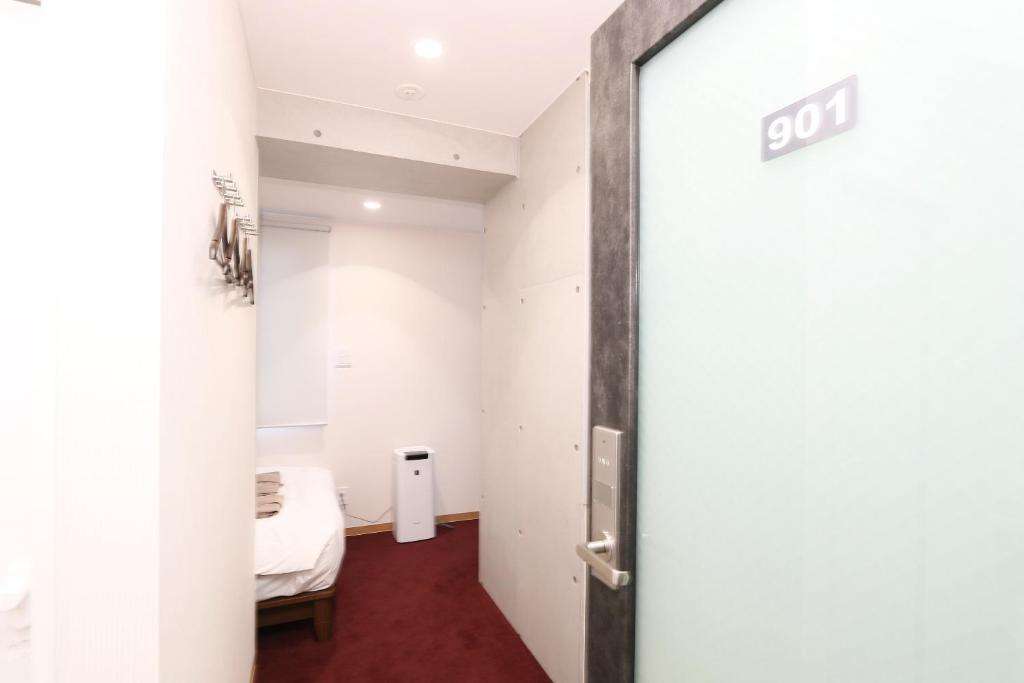 Lightning Hotel Capsule hotel (Tokyo) - Deals, Photos & Reviews