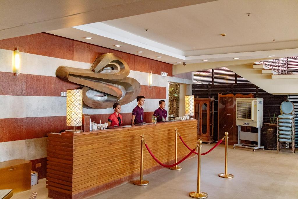 Crown Regency Beach Resort, Boracay Island | 2025 Updated Prices, Deals