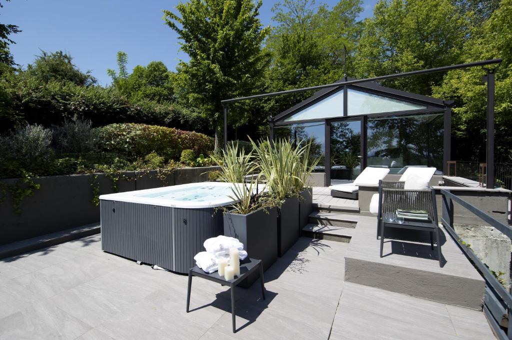 Glass House & SPA - DCA Certified -, Terruggia | 2024 Updated Prices, Deals