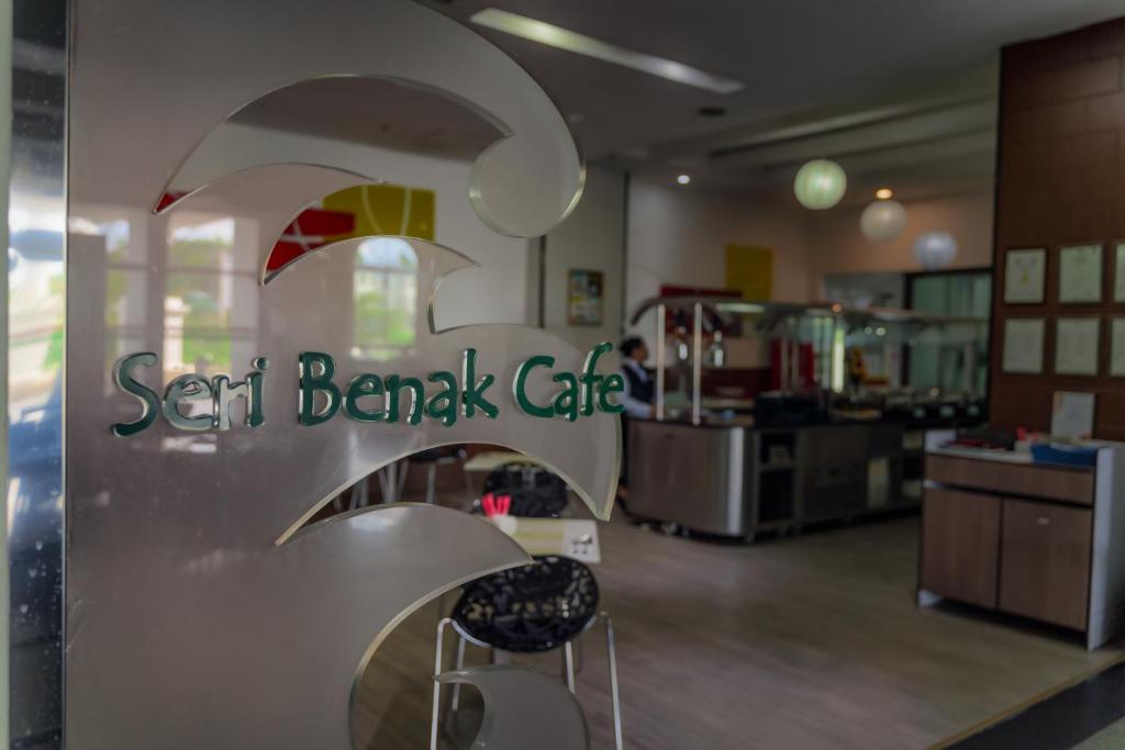 Seri Simanggang Hotel - 2025 Exclusive Deals