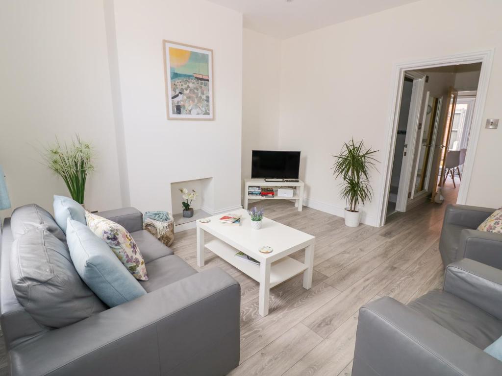 Midsummer Cottage | Cotswolds Guide