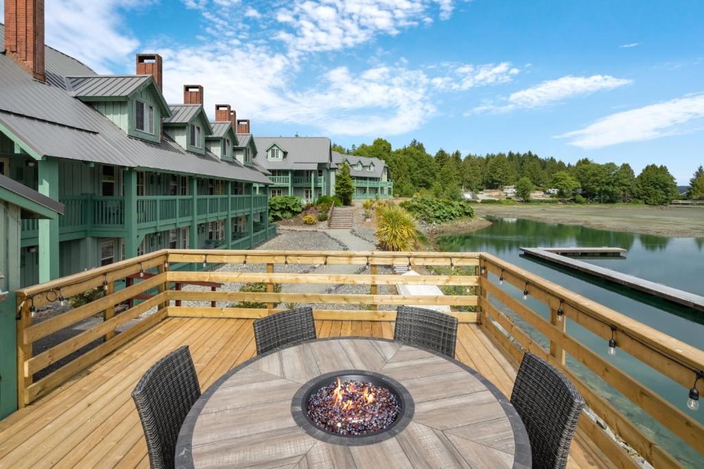 Canadian Princess Lodge & Marina, Ucluelet (BC) | 2024 Updated Prices ...