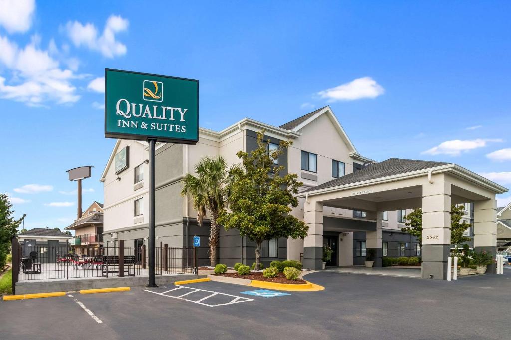 Quality Inn & Suites Augusta I-20 - ViaMichelin HOTEL - Augusta GA 30909