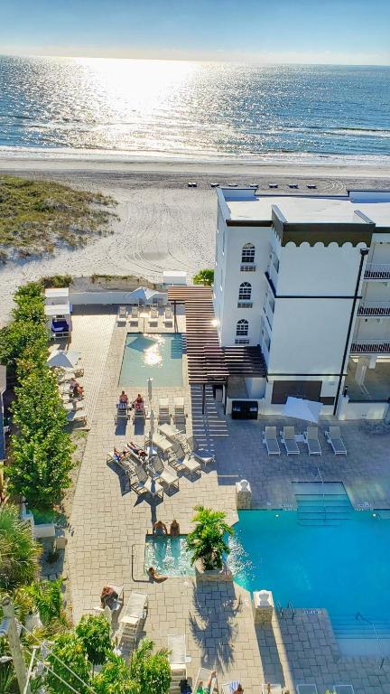 Barefoot Beach Club, Madeira Beach (FL) | 2024 Updated Prices, Deals