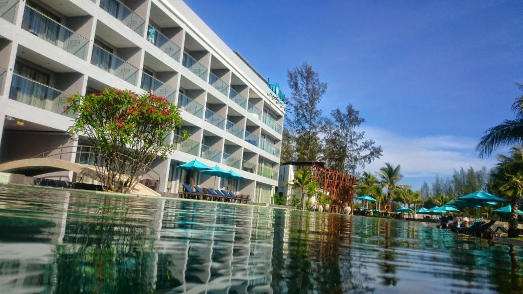 Le Coral Beach Resort & Cafe, Phuket | 2024 Updated Prices, Deals