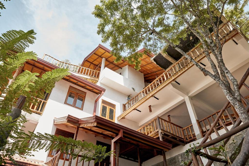 Ella Mount View Guest Inn Hotel - Deals, Photos & Reviews