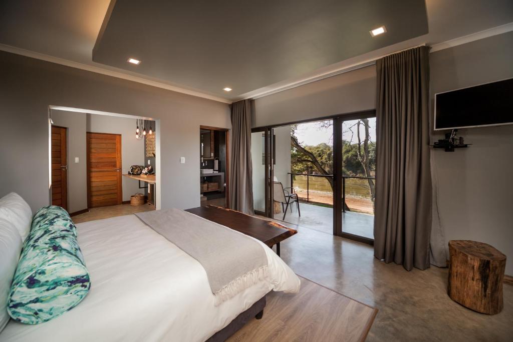 Best Price on Letaba Junction Lodge in Letsitele + Reviews!