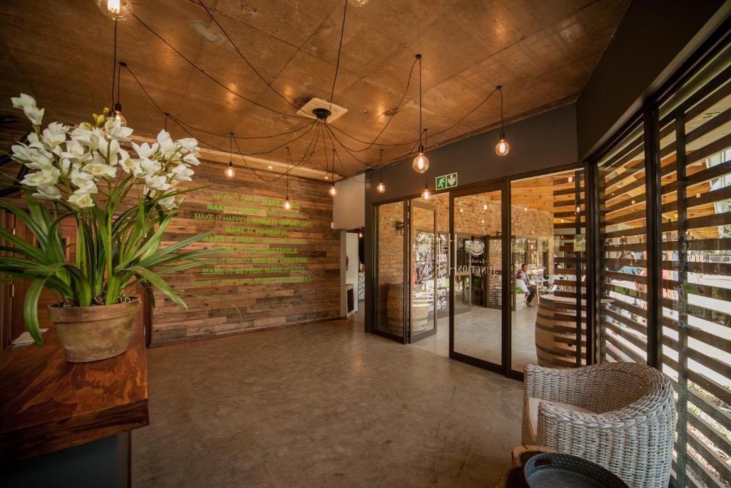 Best Price on Letaba Junction Lodge in Letsitele + Reviews!