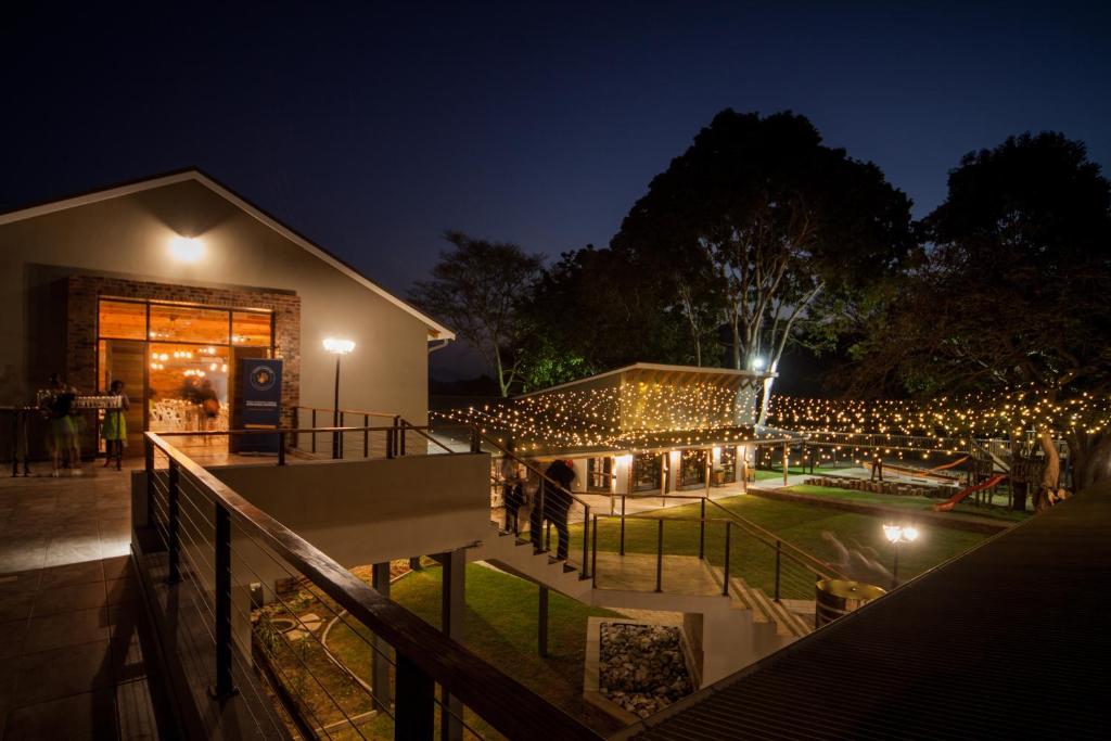 Best Price on Letaba Junction Lodge in Letsitele + Reviews!