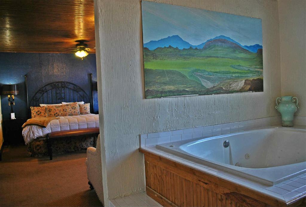 The Holland Hotel, Alpine (TX) | 2024 Updated Prices, Deals