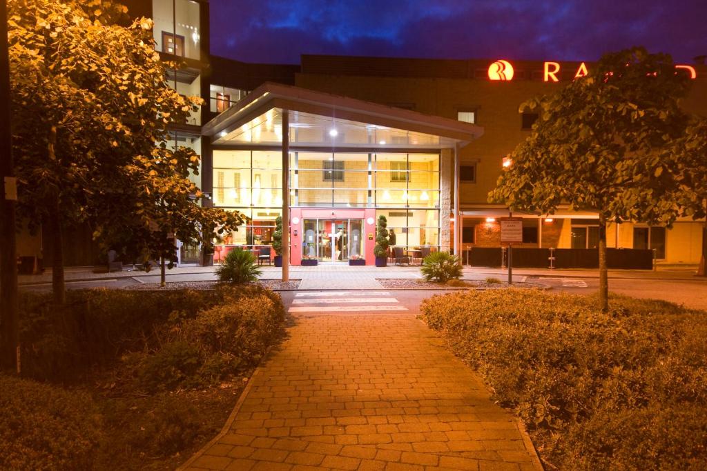Ramada by Wyndham London North M1 | London 2020 UPDATED DEALS £33, HD ...