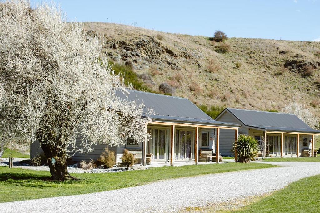 Kinross Cottages- Boutique Vineyard Hotel, Queenstown | 2025 Updated ...
