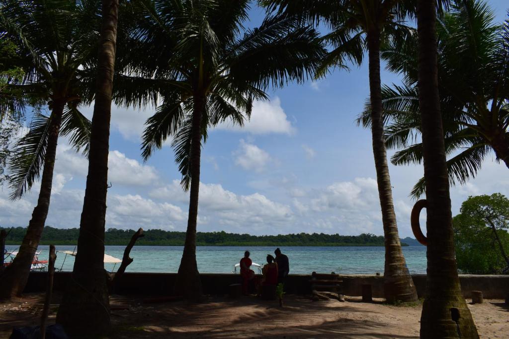 Best Price on Sundaze Beach Resort in Andaman and Nicobar Islands ...