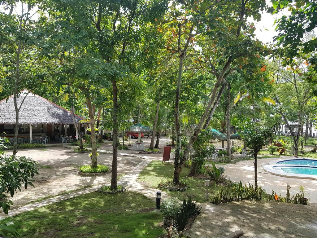 Best Price on Santander Pebble Beach Resort in Cebu + Reviews!