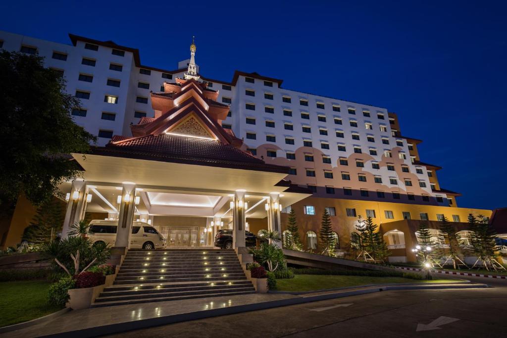 Best Price on The Heritage Chiang Rai Hotel and Convention in Chiang ...