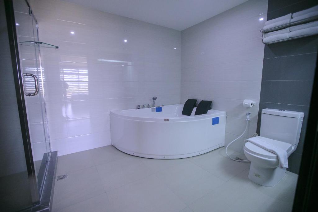 La Maja Rica Hotel, Tarlac | 2024 Updated Prices, Deals