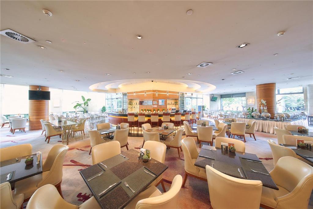 Parkview Hotel - 2025 Exclusive Deals