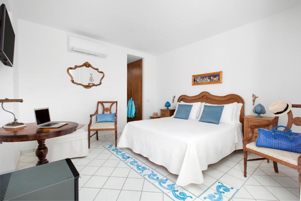 Best Price on Hotel Smeraldo in Praiano + Reviews!