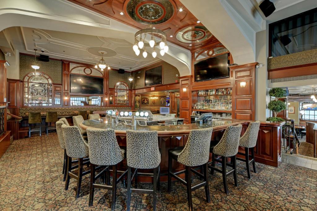 Strathcona Hotel, Victoria (BC) | 2024 Updated Prices, Deals