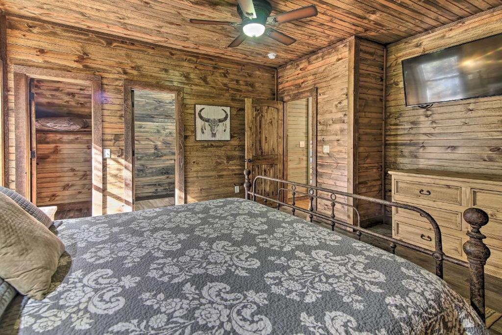 From $77 - Stylish Broken Bow Cabin with Hot Tub and Fire Pit, Stephens ...