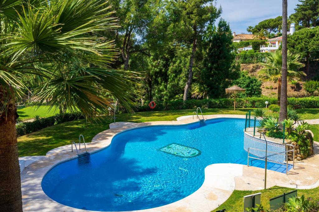 Stunning golf and garden flat in La Siesta Golf Calahonda Entire ...