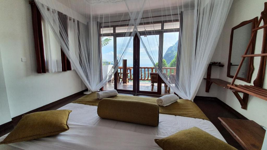 Ella Mount View Guest Inn Hotel - Deals, Photos & Reviews